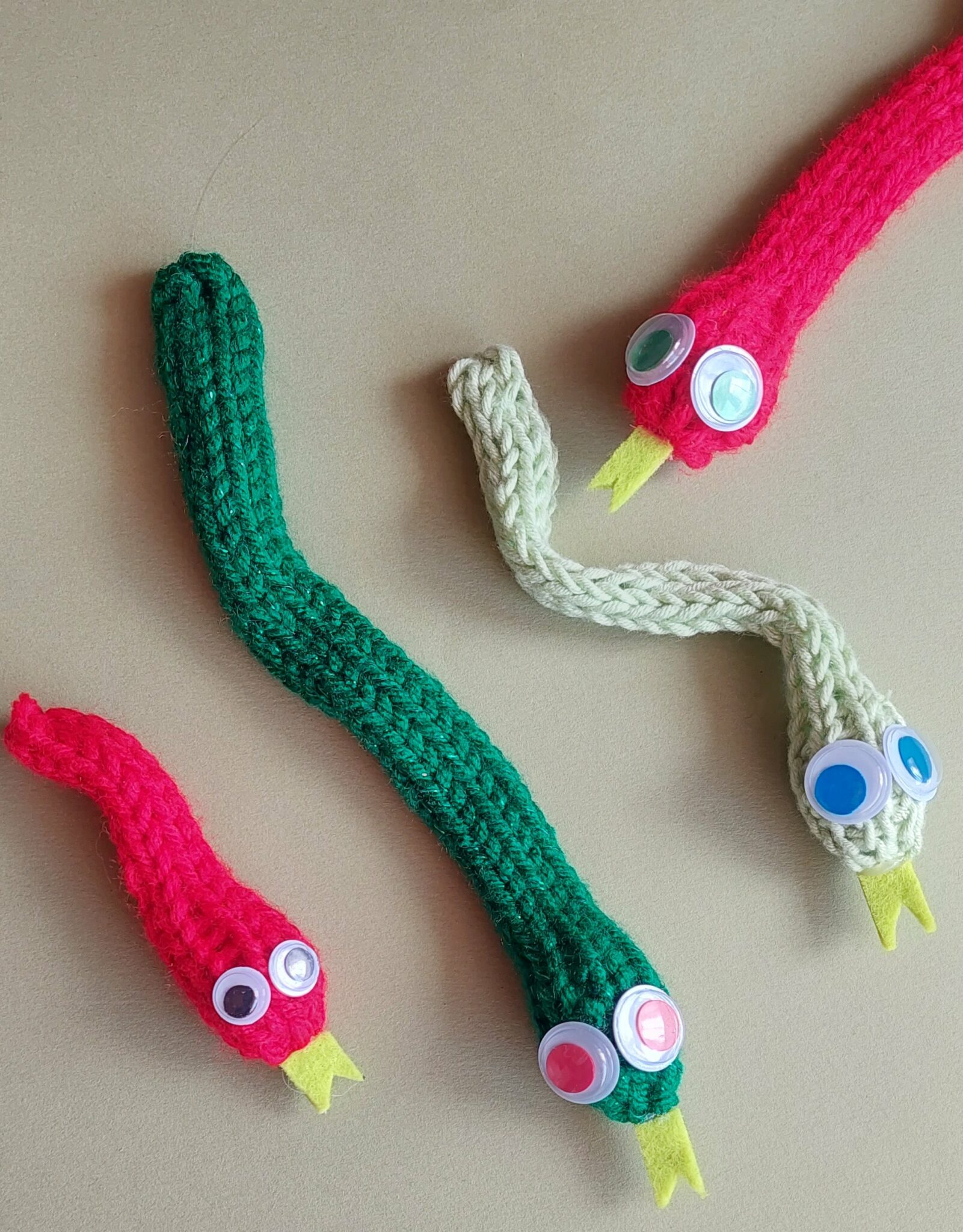 10 idées pour fabriquer un tricotin en matériaux recyclés